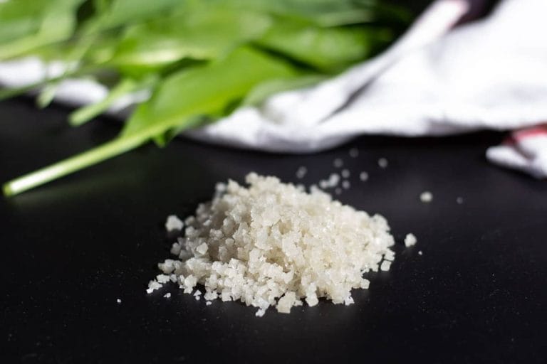 How To Make Wild Garlic Salt Using Fresh Wild Garlic - Wild Nordic Kitchen