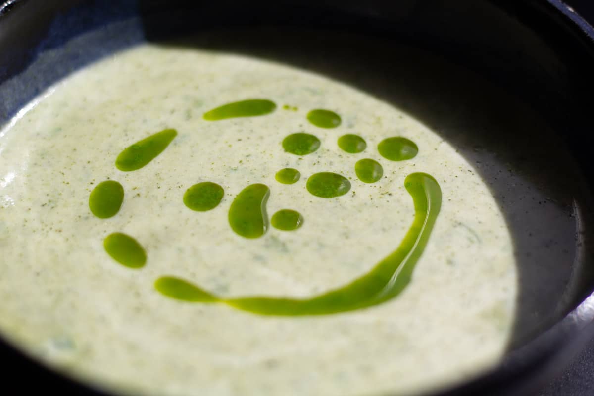 Vibrant Green Homemade Wild Garlic Oil Recipe - Wild Nordic Kitchen