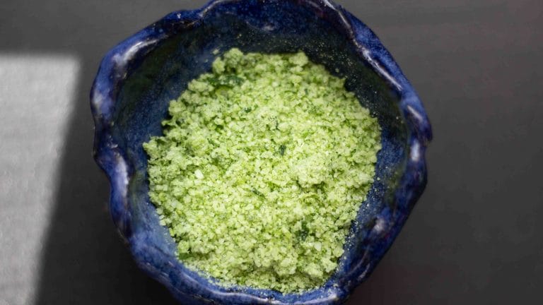 How To Make Wild Garlic Salt Using Fresh Wild Garlic - Wild Nordic Kitchen
